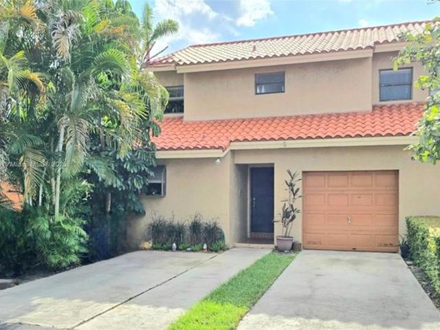 19710 Cypress Ct, Miami Lakes, FL 33015