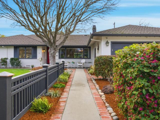 1971 James Place