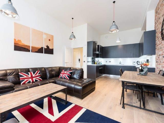 1971L Duke Street, Edinburgh, EH6 8HN 2 bed flat to rent £1,425 pcm £329 pw