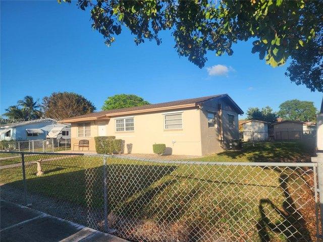 19721 SW 114th Pl, Miami, FL 33157