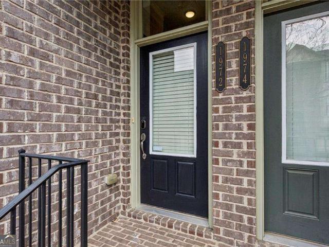 1972 Cobblestone Circle NE