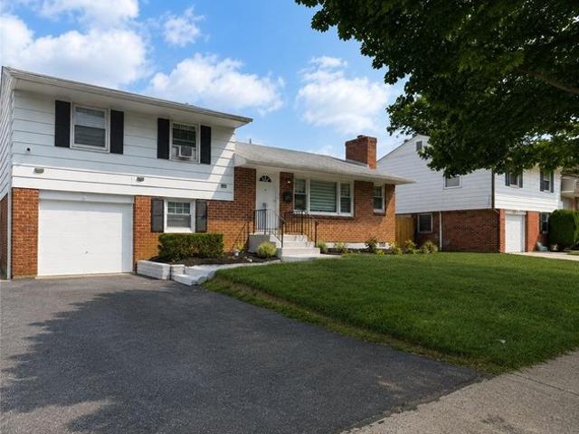 1972 Collingswood Dr, Bethlehem, PA 18018