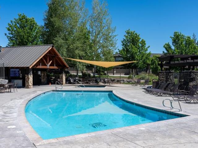 19733 Aspen Meadows Dr, Bend, OR 97702