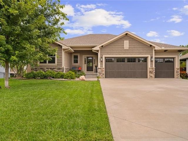 19736 Norton St, Spring Hill, KS 66083