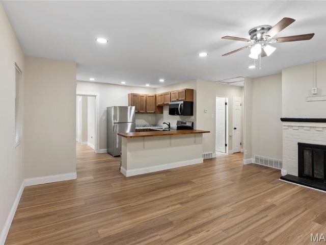 1973 Park Ln, St. Louis, MO 63136 | Compass