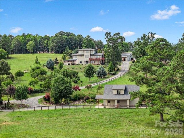 197 Arlys Ln, Tryon, NC 28782