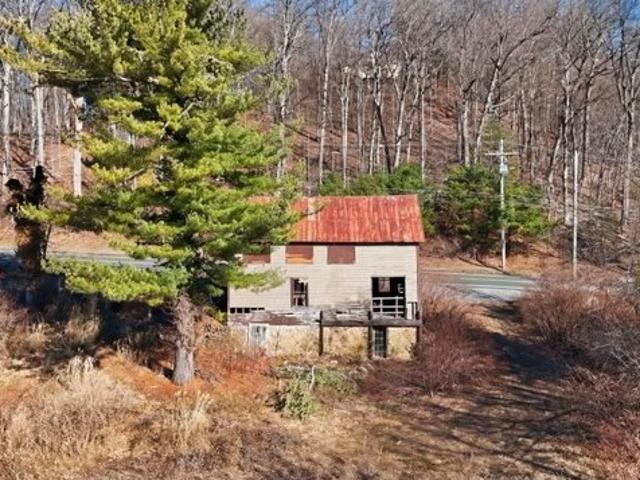 197 E Mill Rd, Washington Township, NJ 07853