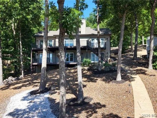 197 Imperial Point Dr, Lake Ozark, MO 65049