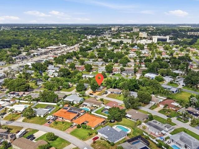 197 Overbrook Dr E, Largo, FL 33770