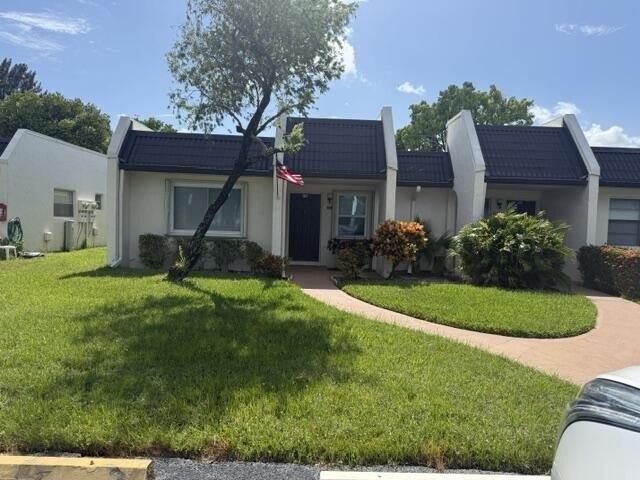 197 Lake Susan Ln, West Palm Beach, FL 33411