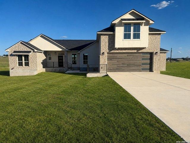 197 Lakeview Cir, La Vernia, TX 78121