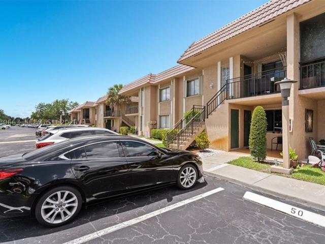 197 Lakeview Dr Apt 102, Weston, FL 33326