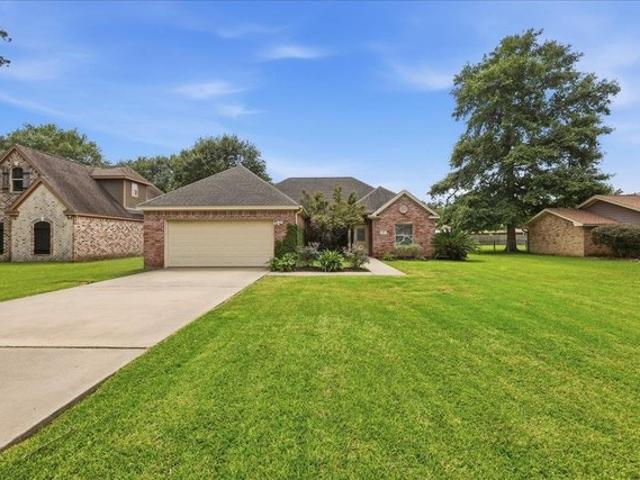 197 Live Oak St, Bridge City, TX 77611