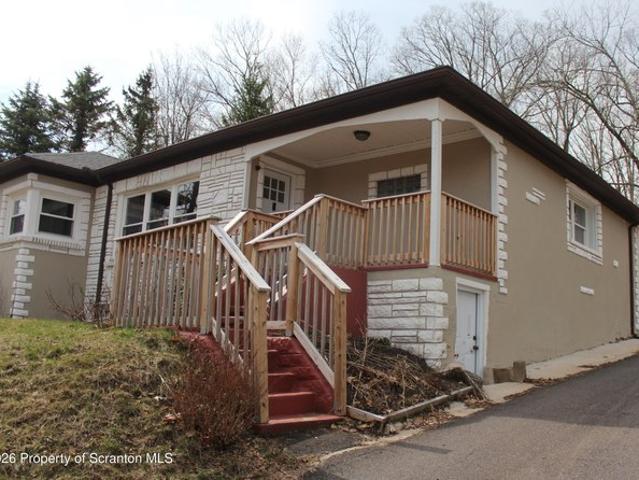 197 S Mountain Blvd, Mountain Top, PA 18707