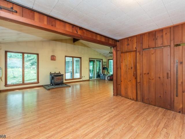 197 Snake Den Rd