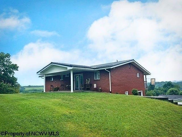 197 Shenandoah Dr, Fairmont, WV 26554