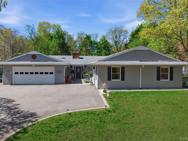 197 Stony Hollow Rd, Greenlawn, NY 11740 | MLS #990925 | Compass
