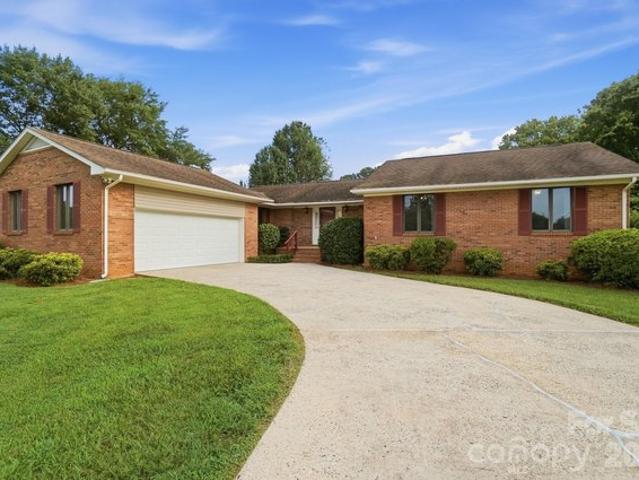 197 Park Rd, Mount Holly, NC 28120