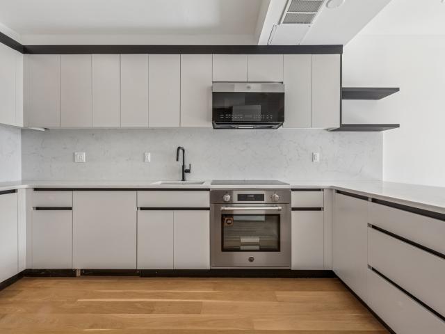 197 PULASKI Street 3B