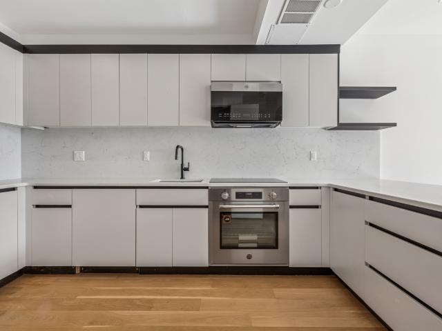 197 PULASKI Street 4A