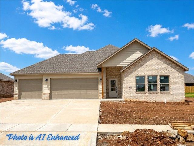 197 W Gilpin St, Farmington, AR 72730