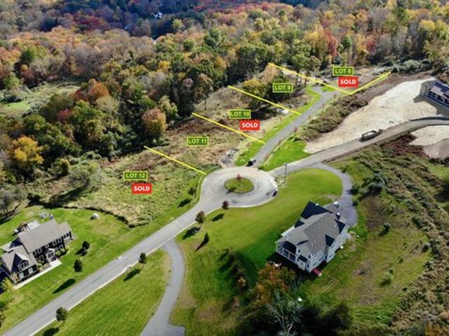 197 Willow Creek Estates Dr, Southbury, CT 06488