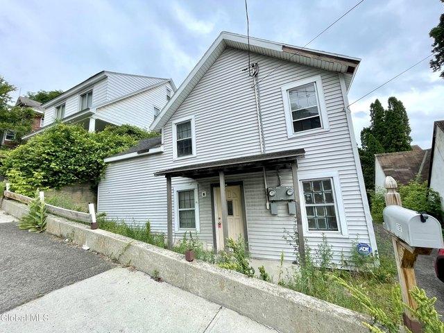 197 Vrooman Ave, Amsterdam, NY 12010