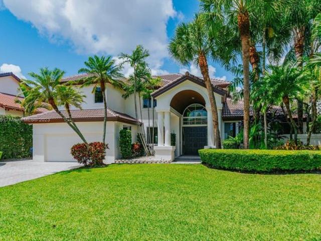 19840 17th Ave NE, Miami, FL 33179