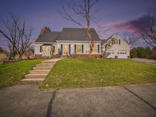 19840 Queens Ct, Manchester, MI 48158