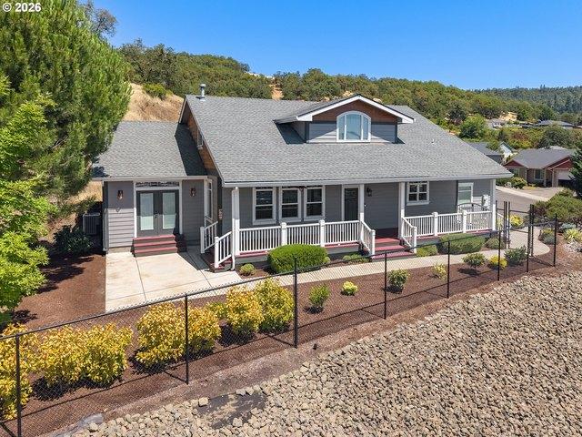 1984 NE Sunset Loop Dr, Roseburg, OR 97470