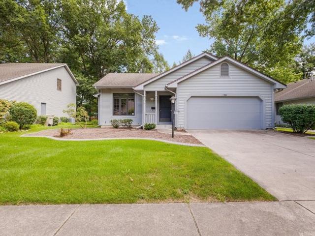 1984 Creekbank Ln, South Bend, IN 46635