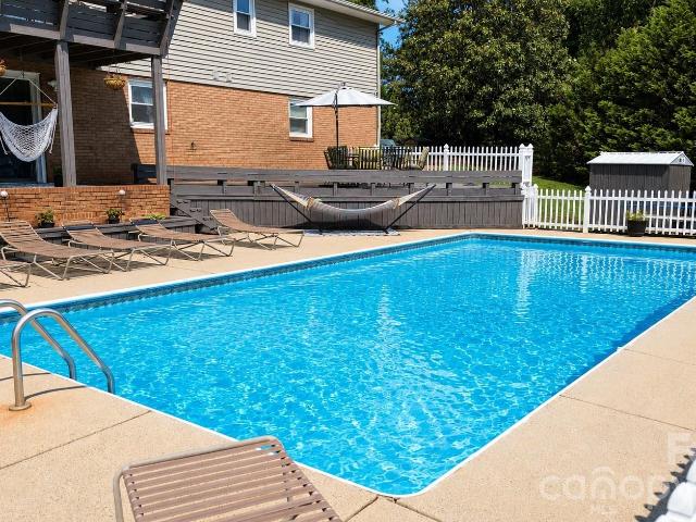 1984 Crestdale Lane