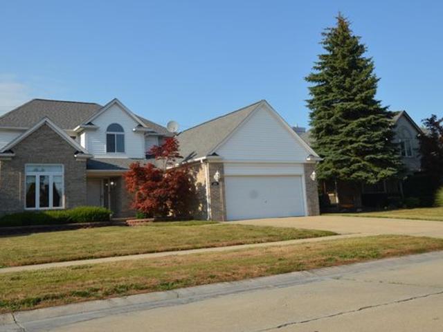 19855 Sycamore Dr, Macomb, MI 48044