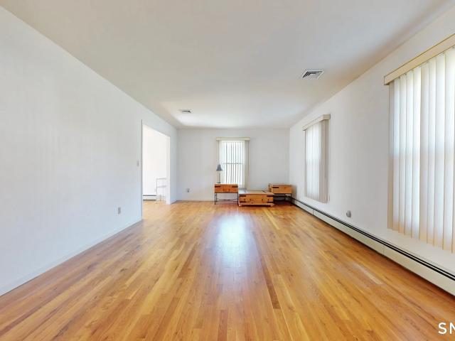 1985 Cutspring Rd, Stratford, CT 06614 | MLS #24167 | Compass