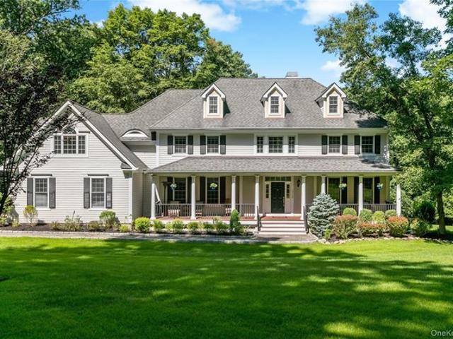1985 Hunterbrook Rd, Yorktown Heights, NY 10598