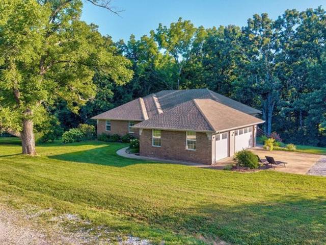 1985 Johns Ln, Nixa, MO 65714