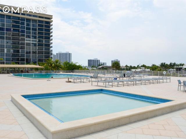 1985 S Ocean Dr 17H, Hallandale Beach, FL