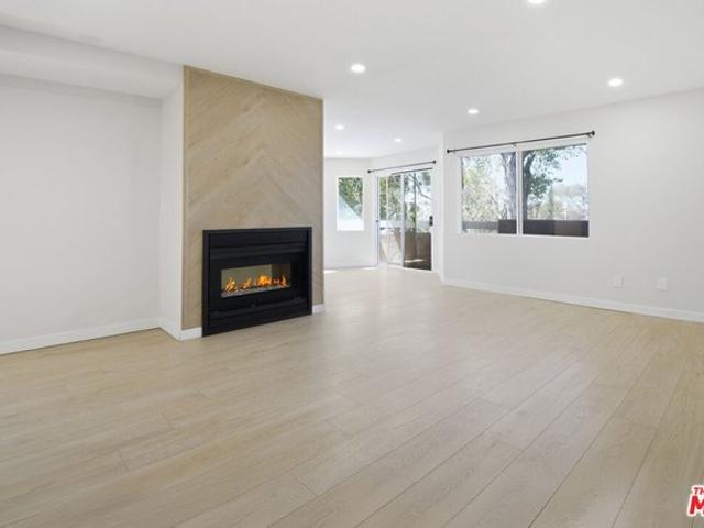 19863 Sandpiper Pl Unit 105, Santa Clarita, CA 91321