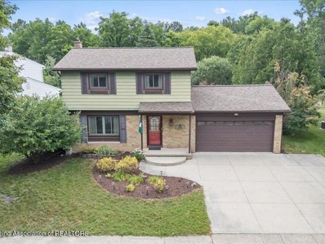 1986 Riveria Dr, East Lansing, MI 48823