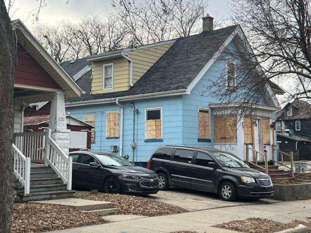 1987 W Melvina St, Milwaukee, WI 53206 | MLS #1952 | Compass