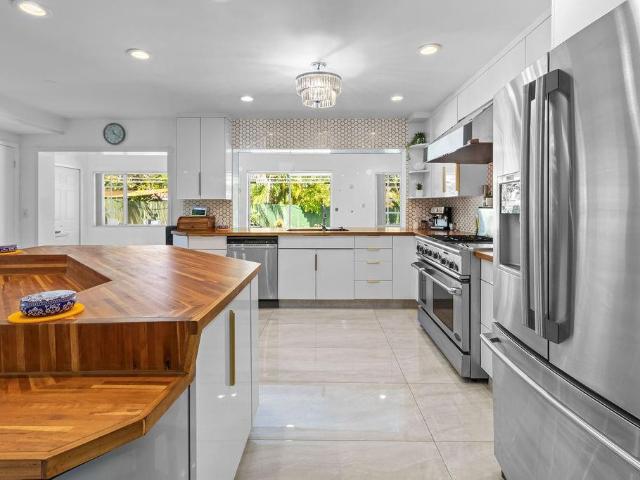19885 NE 22nd Ave, Miami, FL 33180 | MLS #B26041