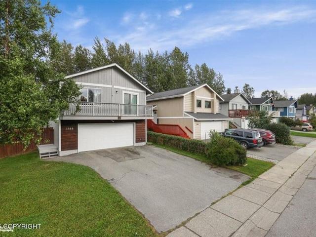 1988 Commodore Dr, Anchorage, AK 99507