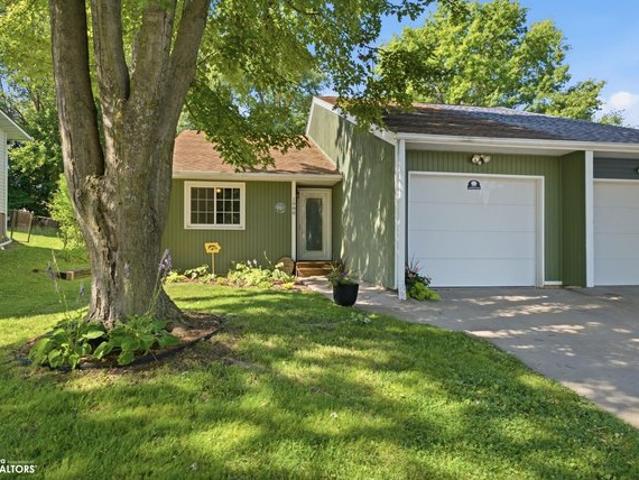 1988 Holiday Rd, Coralville, IA 52241