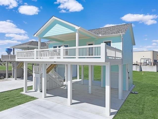 1989 Pedregal Dr, Crystal Beach, TX 77650