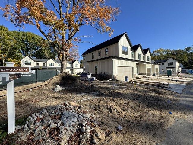 1989 S Shorewood Ln Unit 25, Holland, MI 49423