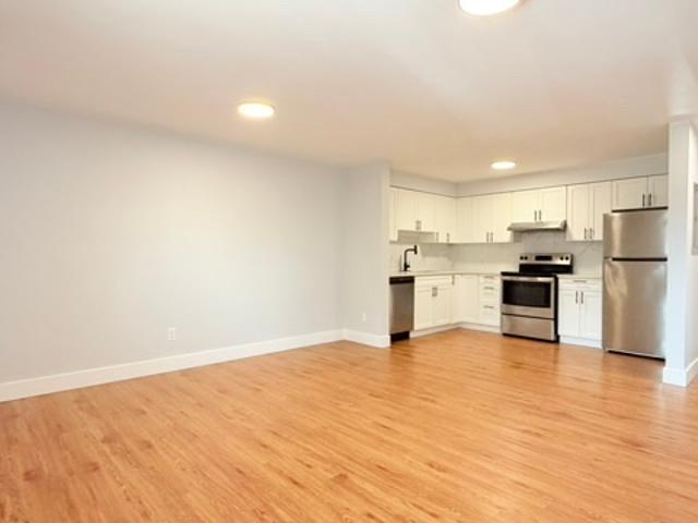 1989 Wyandotte St W, 1 bed, 1 full bath