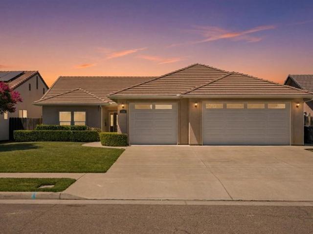 1980 Academy Ave, Tulare, CA 93274