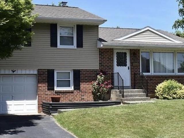 1980 Collingswood Dr, Bethlehem, PA 18018