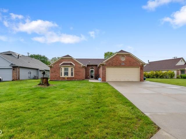 1980 Crystal Bay East Dr, Plainfield, IN 46168