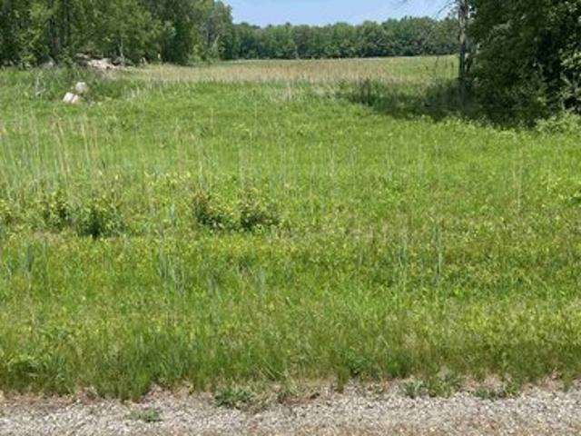 1980 Lost Trl, Suamico, WI 54313